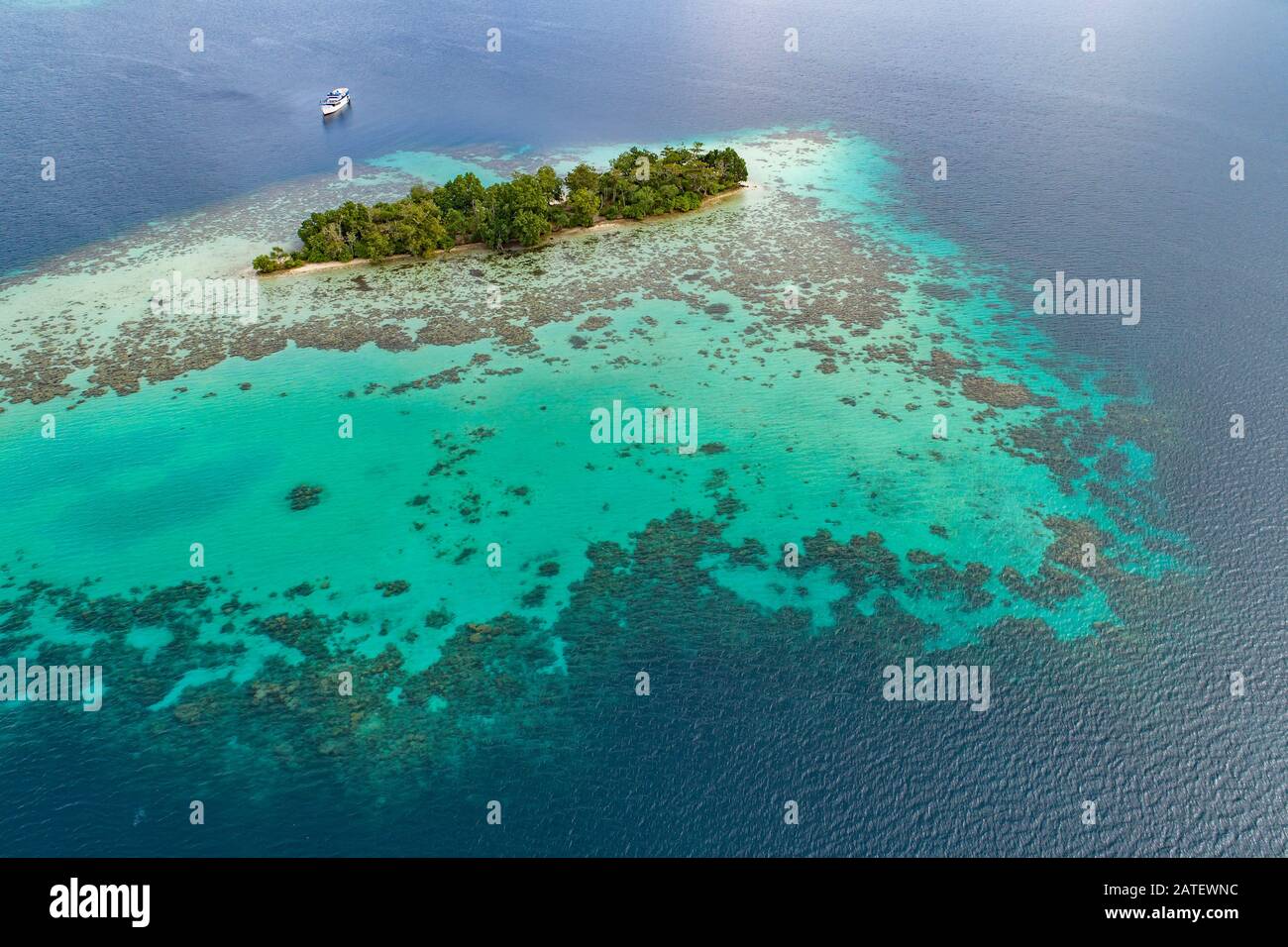 Solomon islands aerial hi-res stock photography and images - Alamy