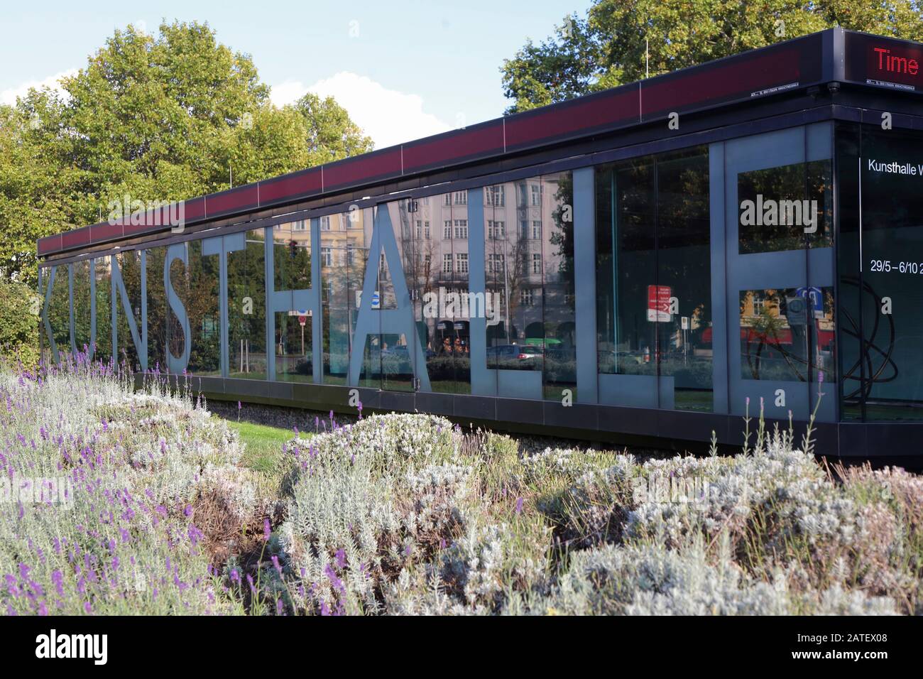 Kunsthalle vienna hi-res stock photography and images - Alamy