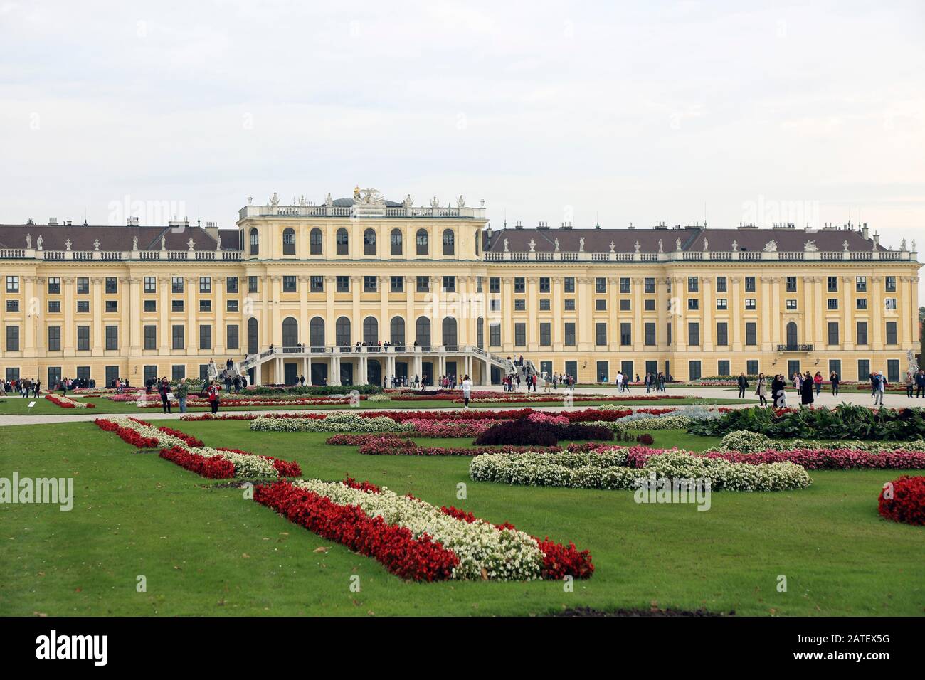 Vienna Castle Schönbrunn Stock Photo - Alamy