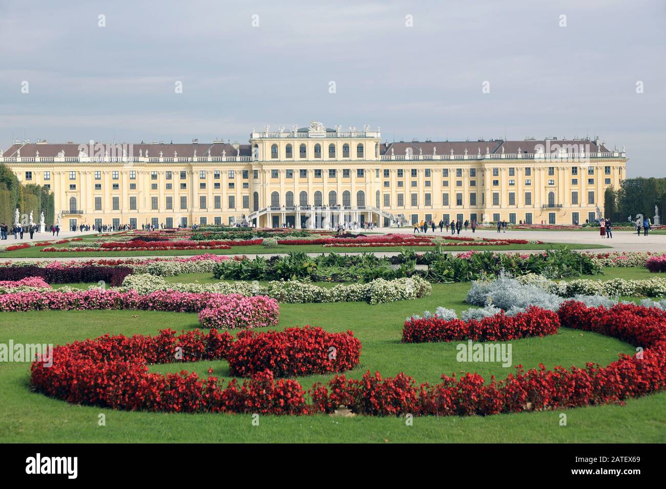 Vienna Castle Schönbrunn Stock Photo - Alamy