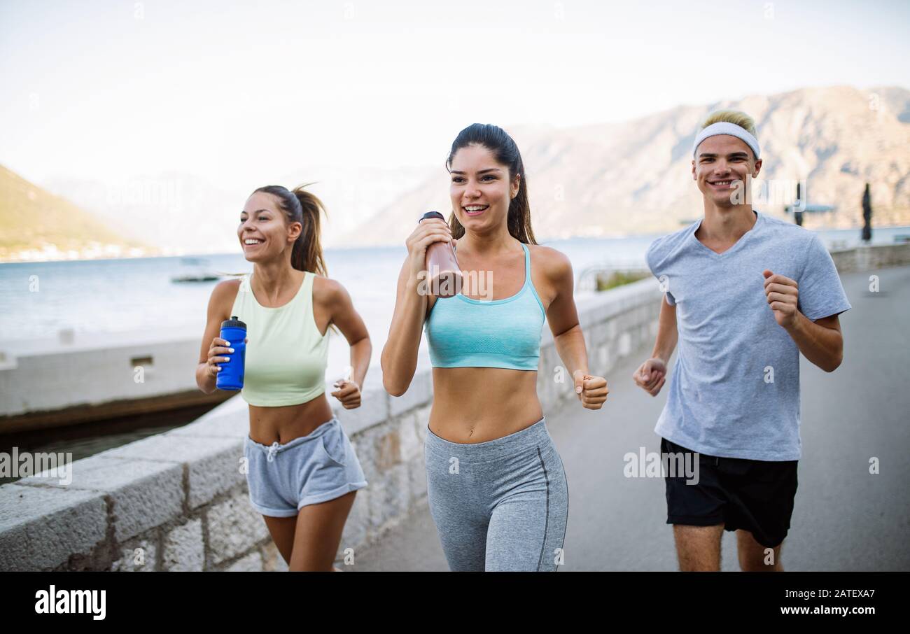 Group running outdoor hi-res stock photography and images - Alamy