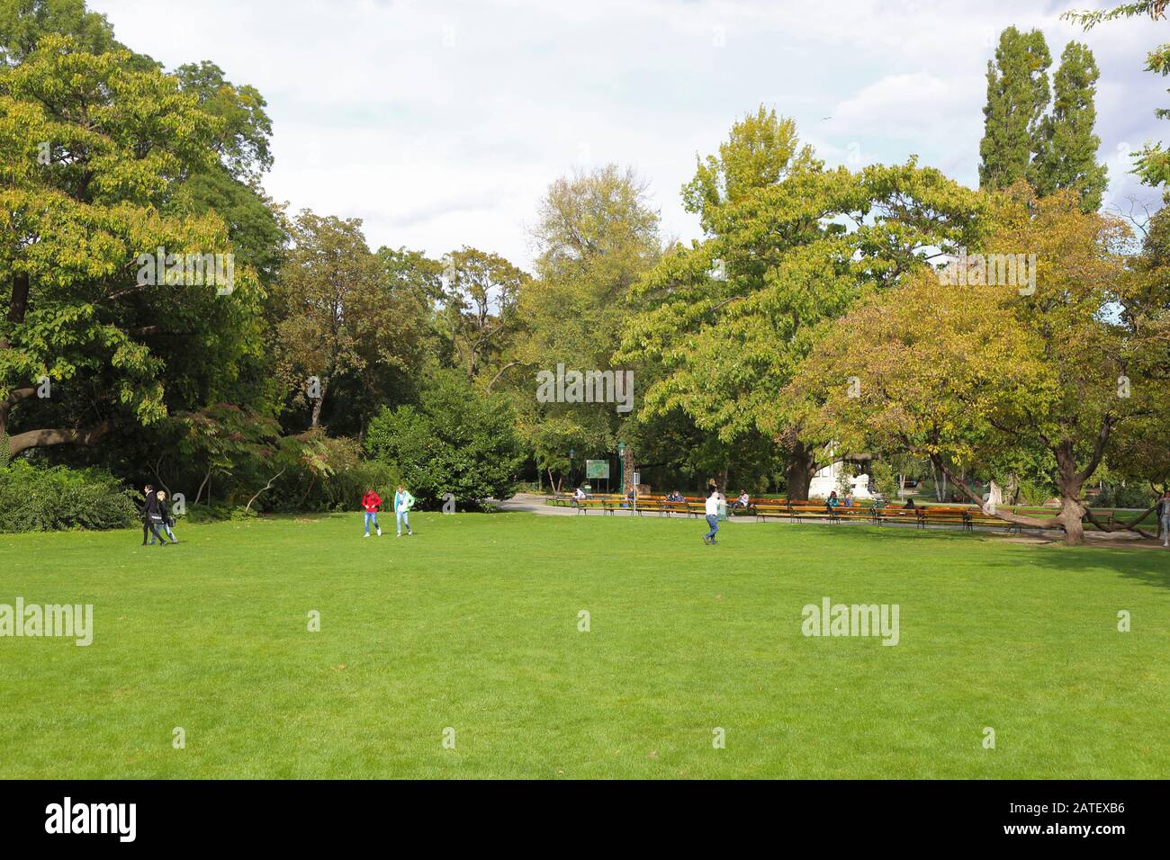 Wiener stadtpark hi-res stock photography and images - Alamy