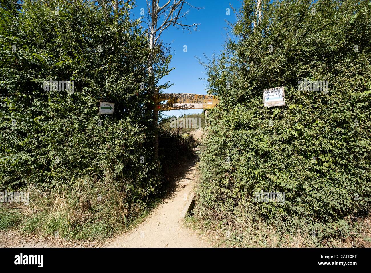 Hiking trail gr34 hi-res stock photography and images - Alamy