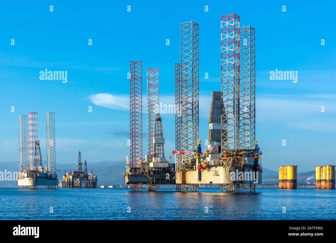 Invergordon scotland uk oil rigs hi-res stock photography and images ...
