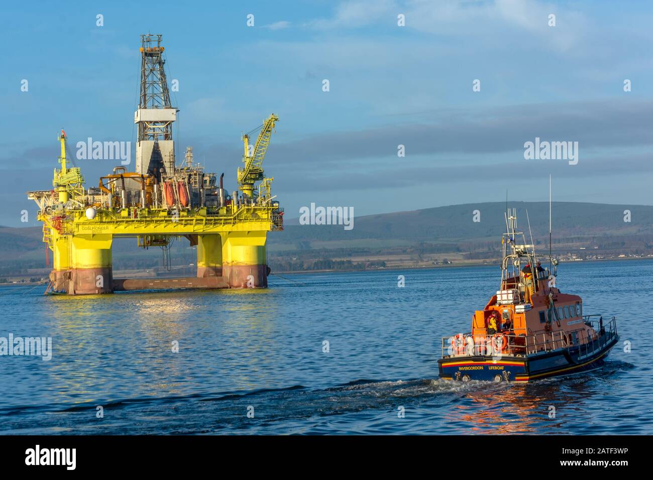 Scottish lifeboat hi-res stock photography and images - Alamy