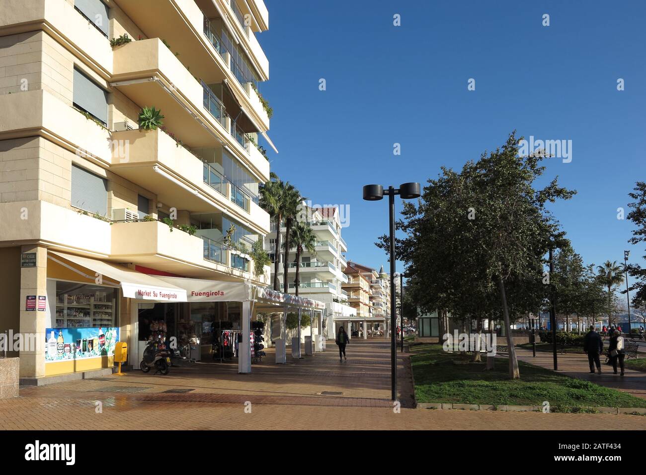 Seafront promenade beaches fuengirola malaga hi-res stock photography ...