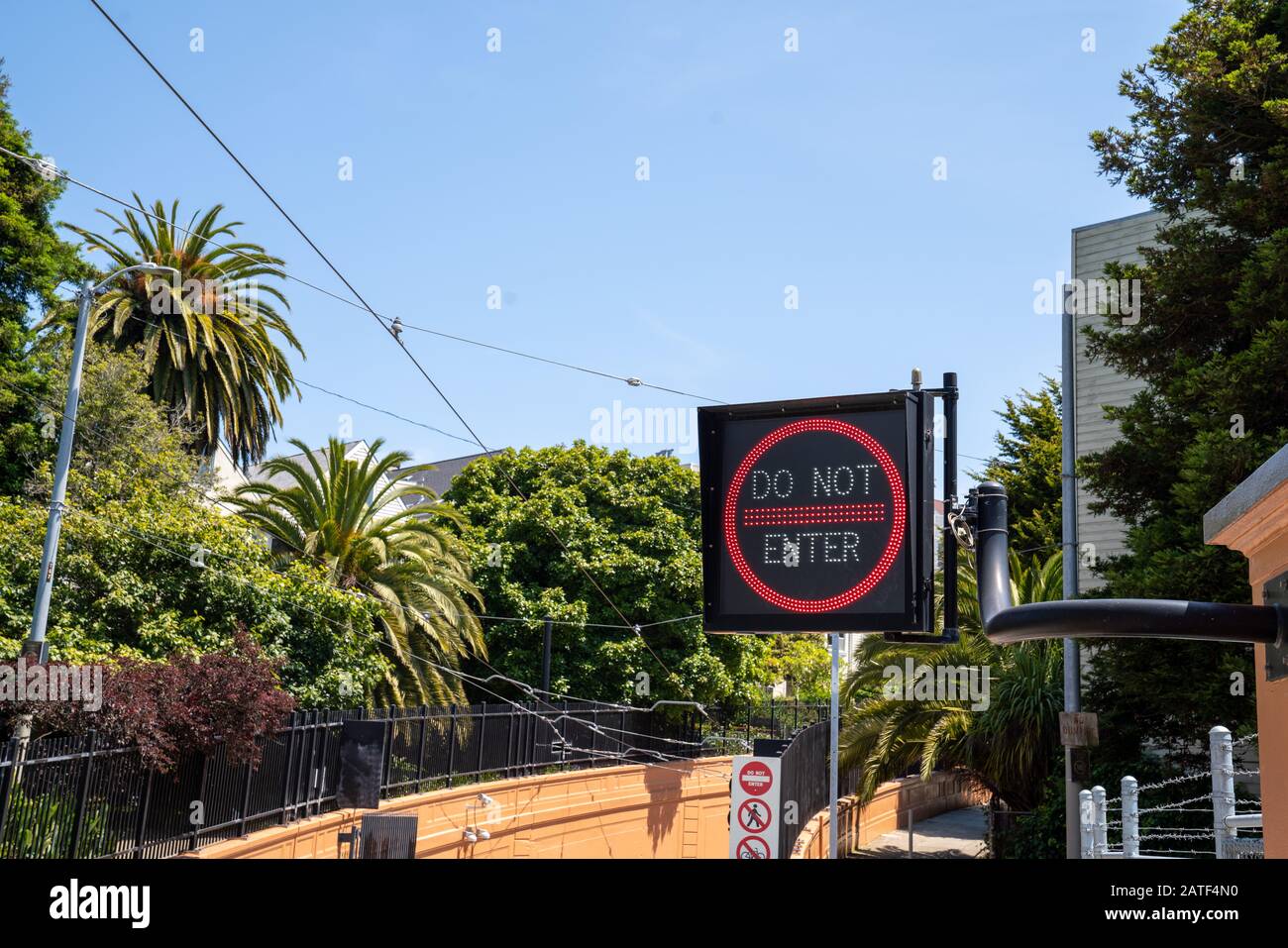 Entrance road tunnel traffic signs hi-res stock photography and images ...