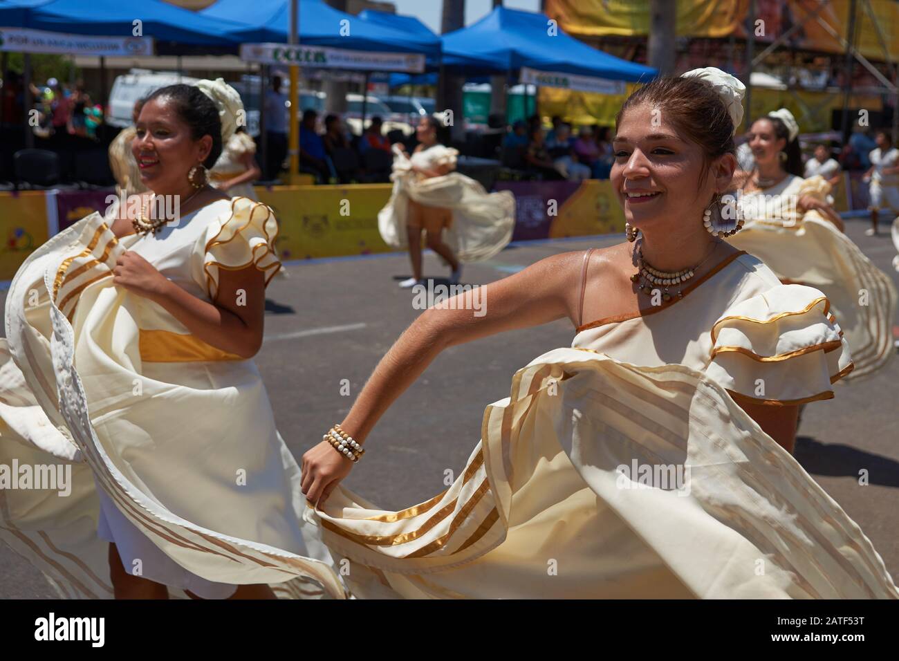 Group of dancers of Africa descent (Afrodescendiente) performing at the ...