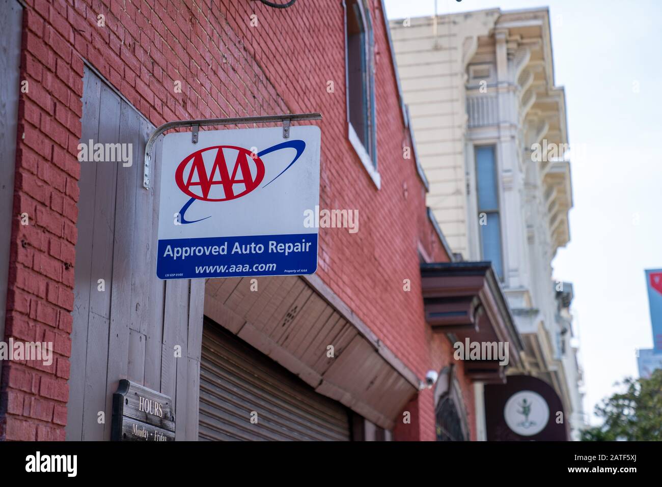 Auto repair billboard hi-res stock photography and images - Alamy