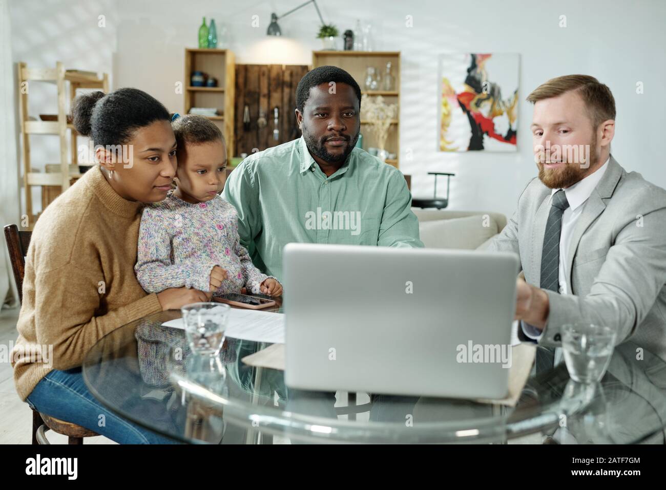 Family laptop hi-res stock photography and images - Alamy