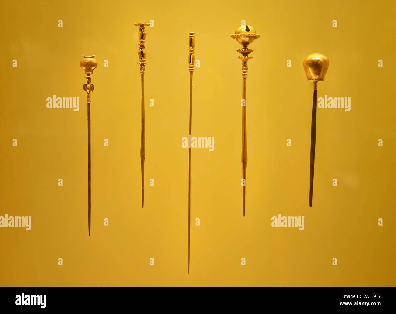 Gold plate, Museo del Oro, Bogotá, Colombia Stock Photo - Alamy