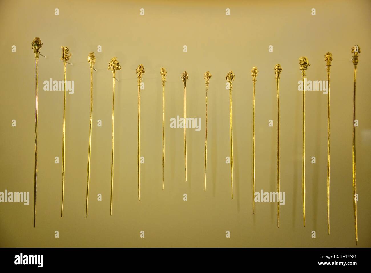 Gold plate, Museo del Oro, Bogotá, Colombia Stock Photo - Alamy
