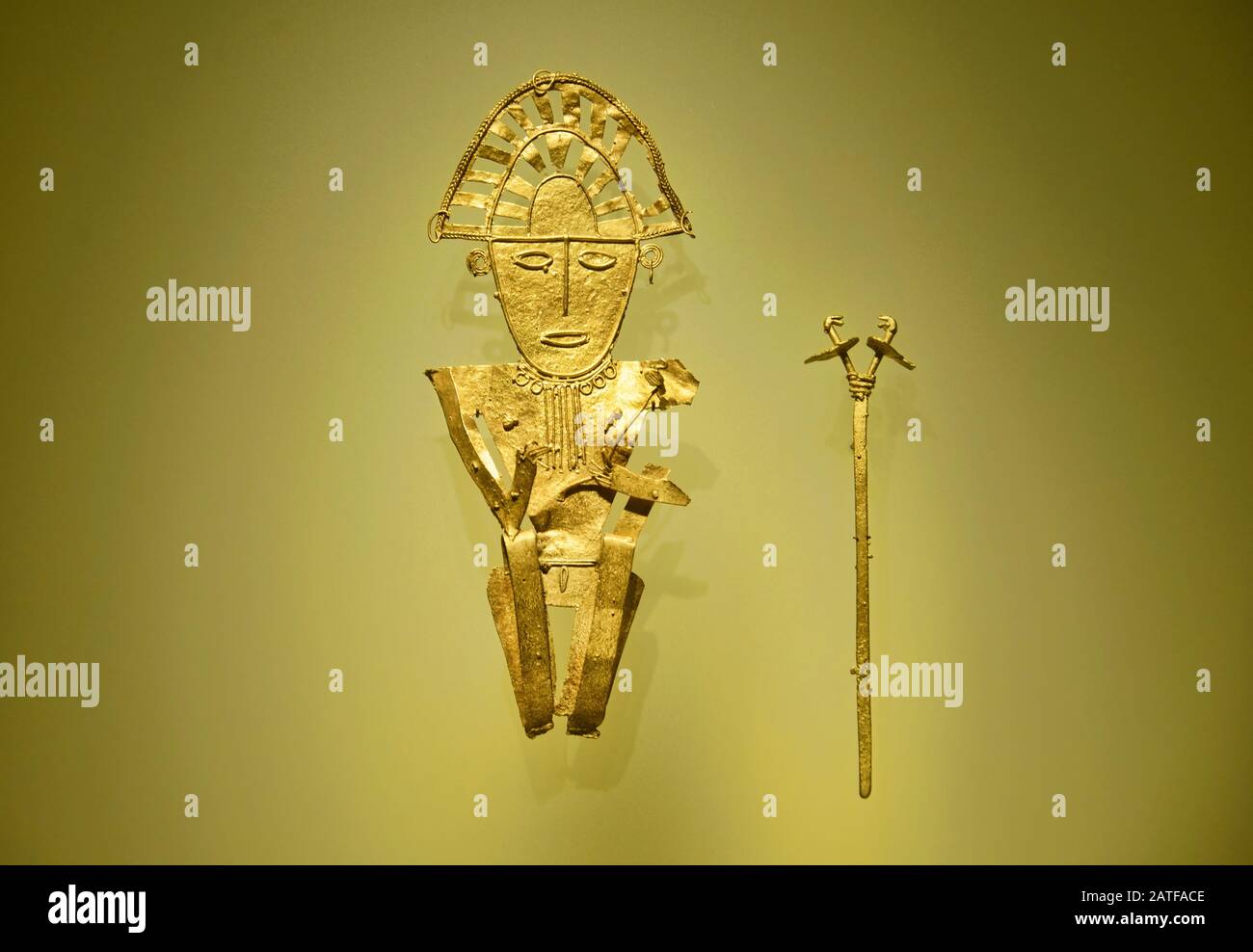 Gold plate, Museo del Oro, Bogotá, Colombia Stock Photo - Alamy