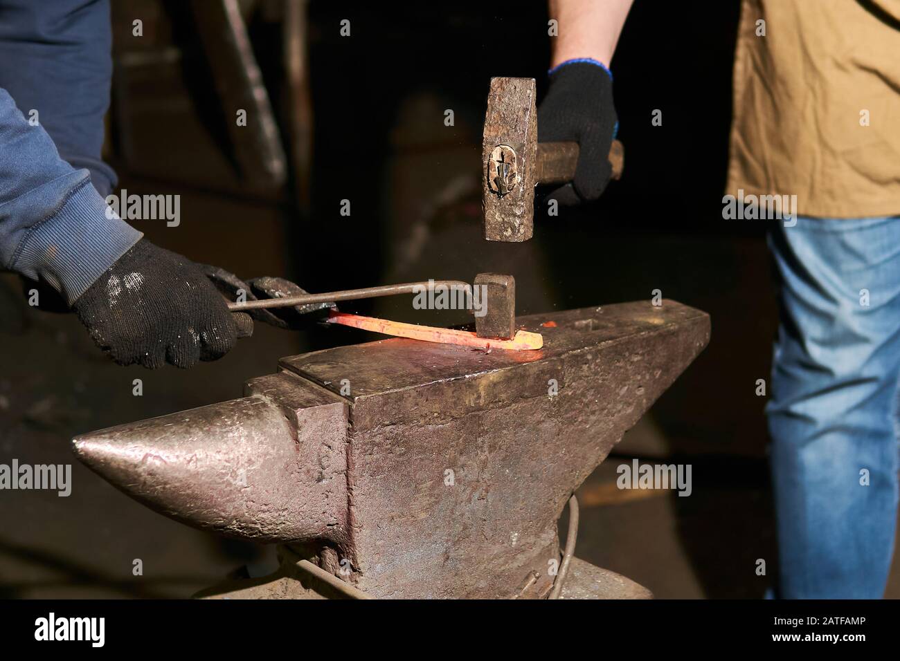 Smithy chisel hi-res stock photography and images - Alamy
