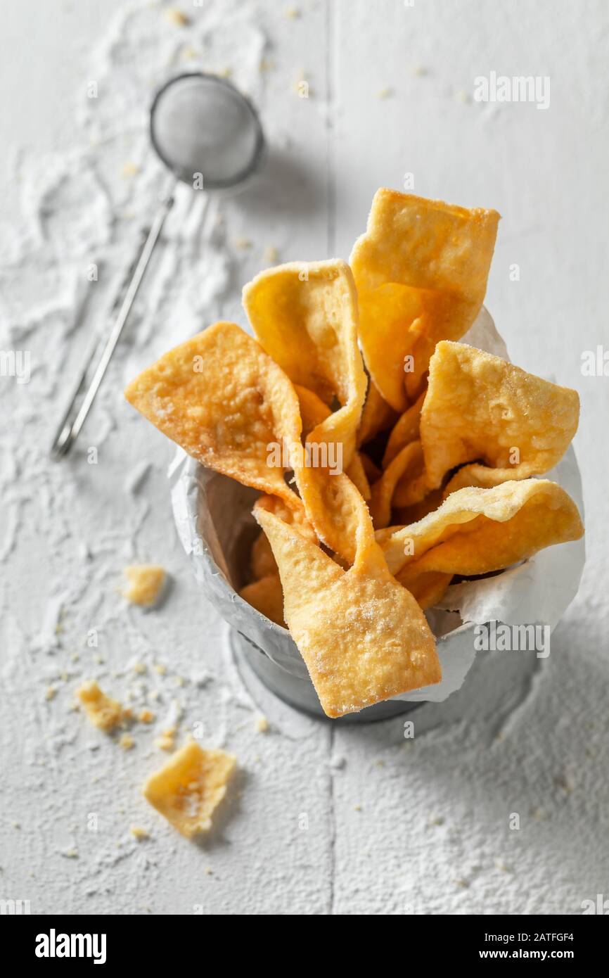 Topdown view of sweet angel wings in small bucket Stock Photo - Alamy