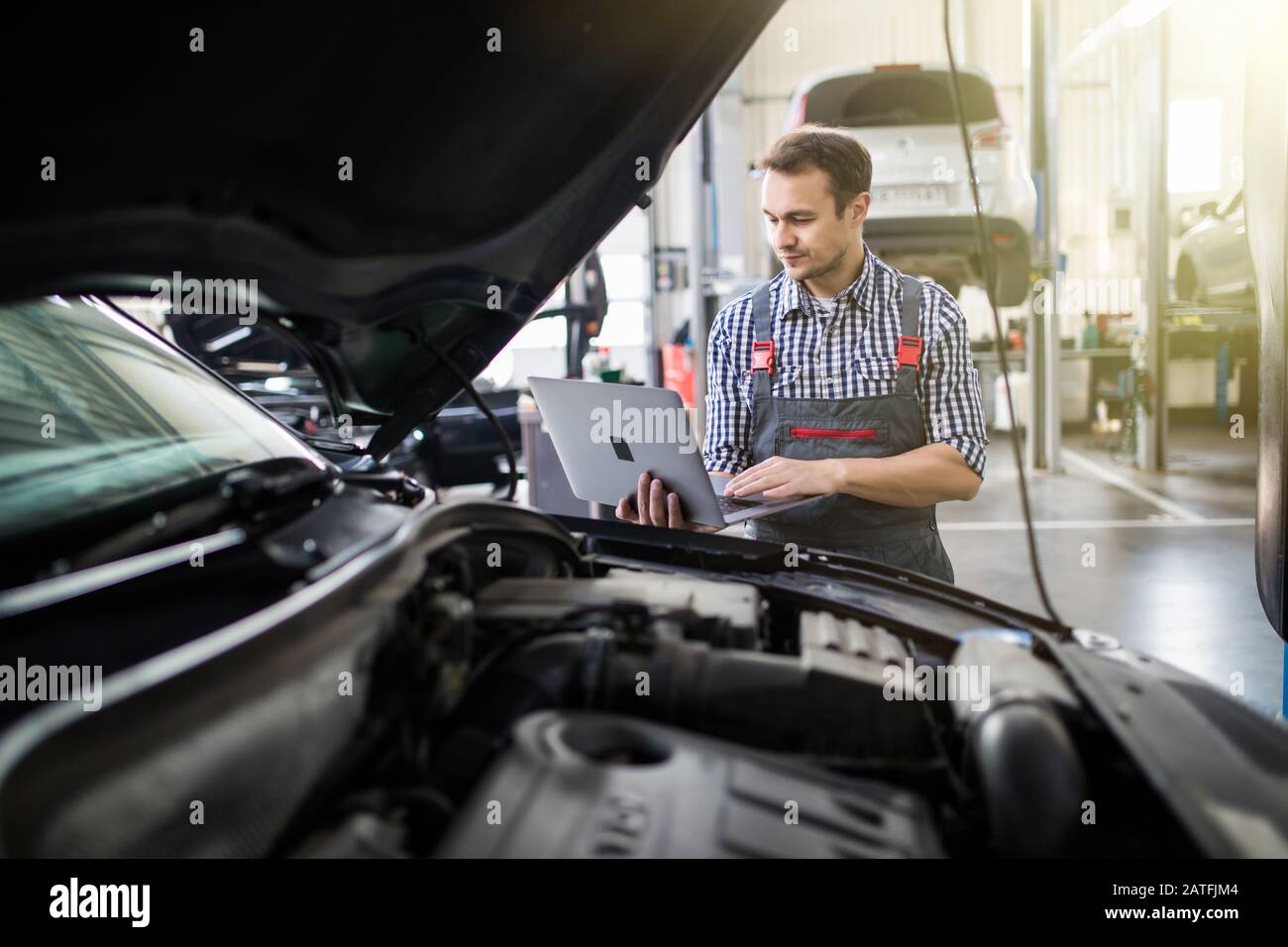 Machinist and computer hi-res stock photography and images - Alamy