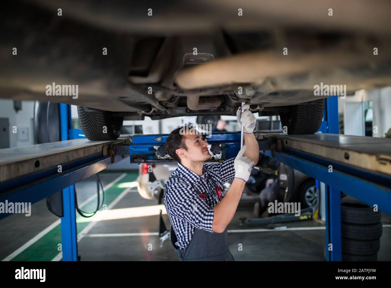 Car mechanics training hi-res stock photography and images - Alamy