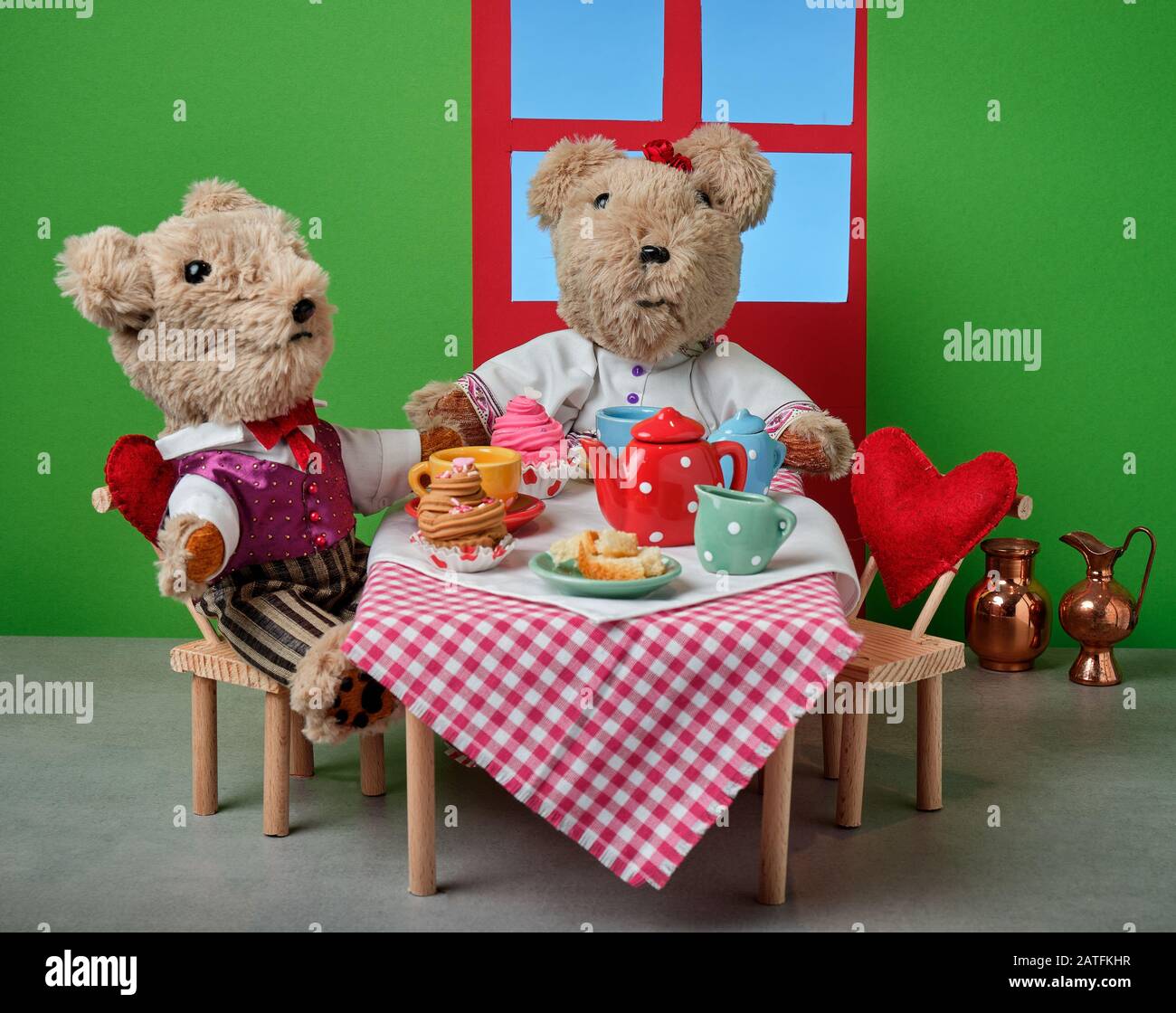 Couple and afternoon tea hi-res stock photography and images - Alamy