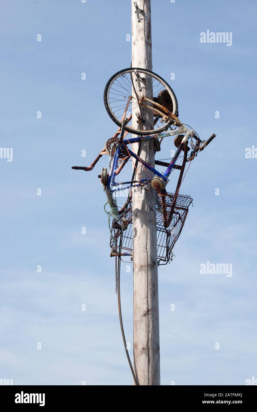 Tied to a pole hi-res stock photography and images - Alamy
