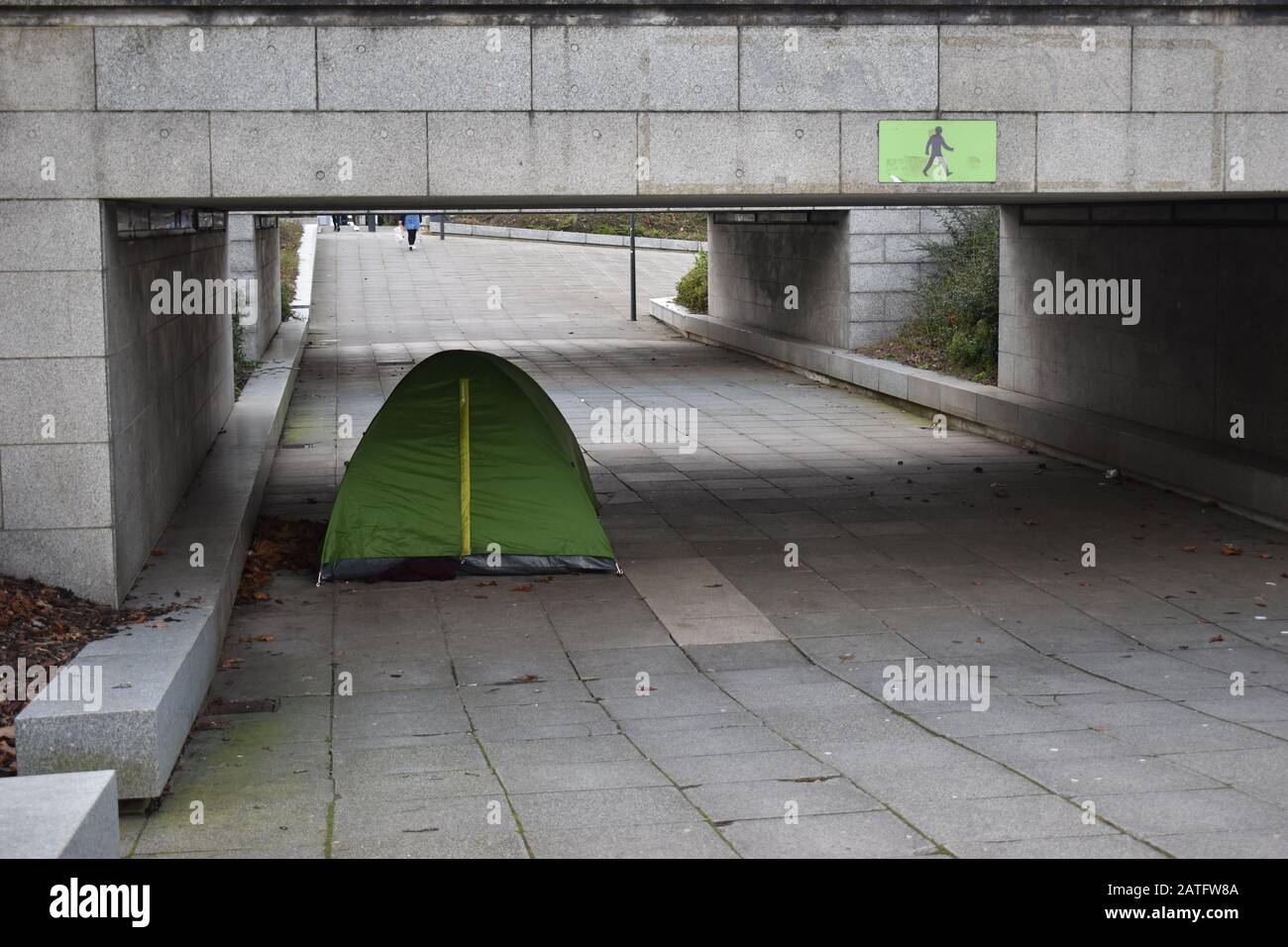 Homeless tent hi-res stock photography and images - Alamy