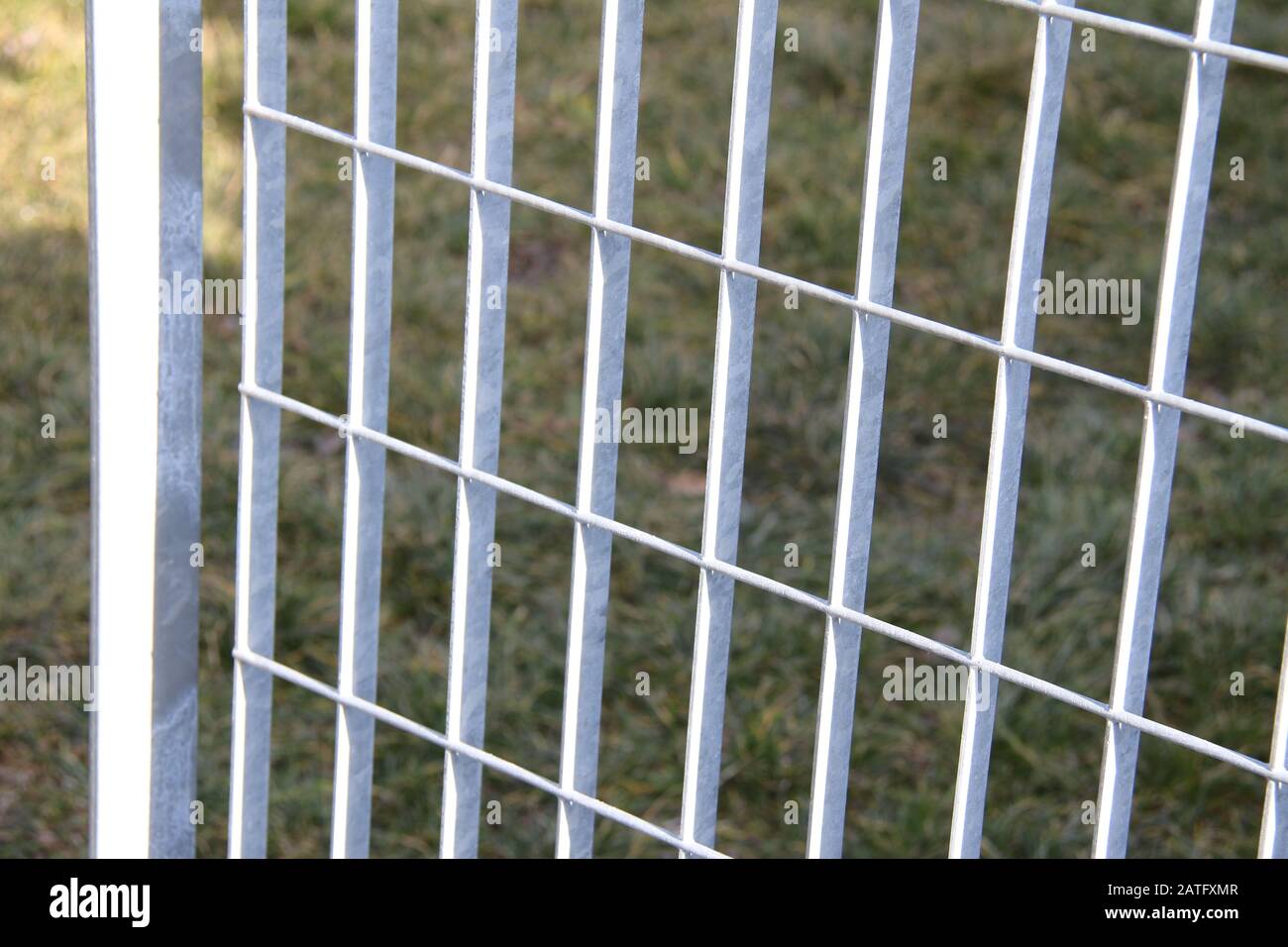 Mesh grill hi-res stock photography and images - Alamy