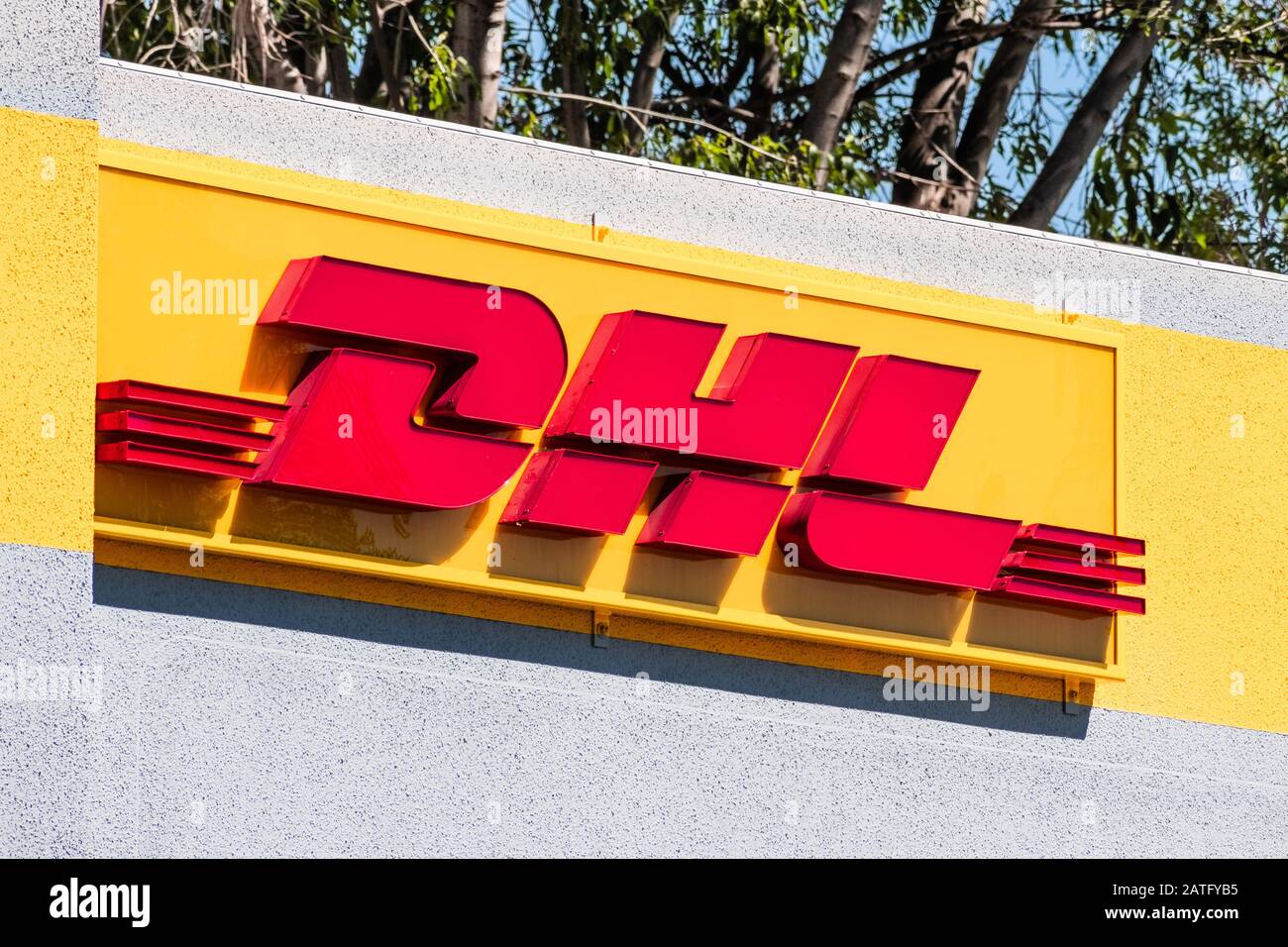 Dhl logo emblem hi-res stock photography and images - Alamy