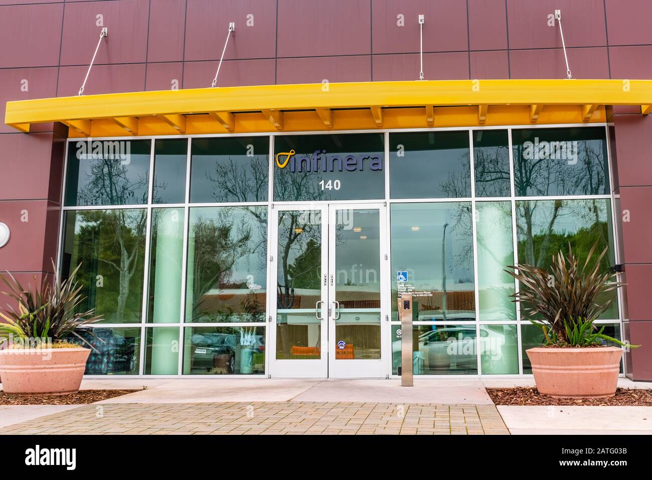 Infinera hi-res stock photography and images - Alamy