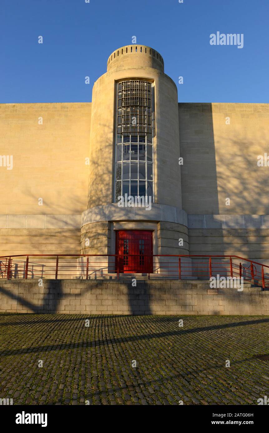 Harbourside office building hi-res stock photography and images - Alamy