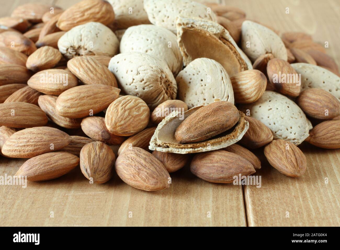 Almond pile hi-res stock photography and images - Alamy