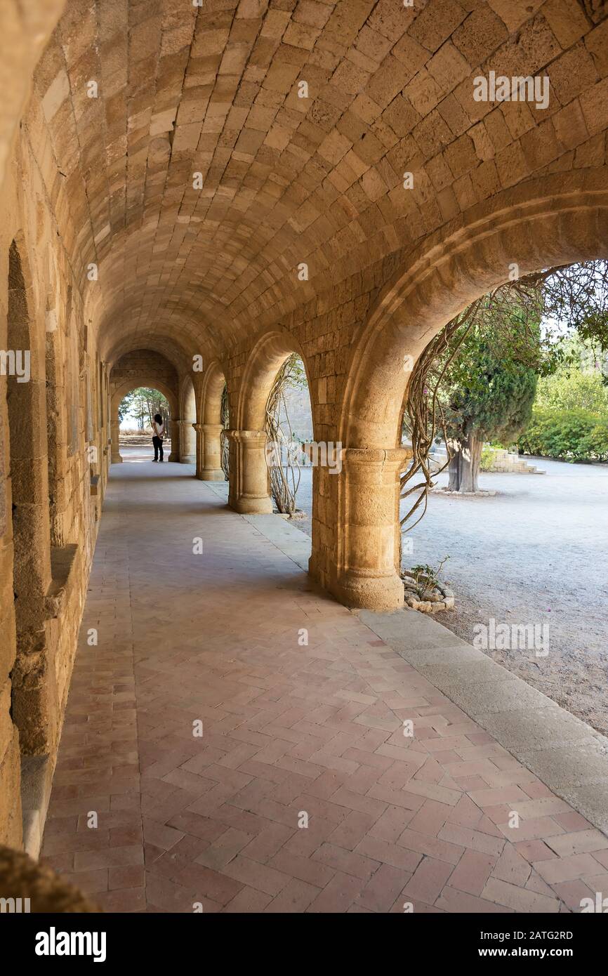 Column corridor hi-res stock photography and images - Alamy