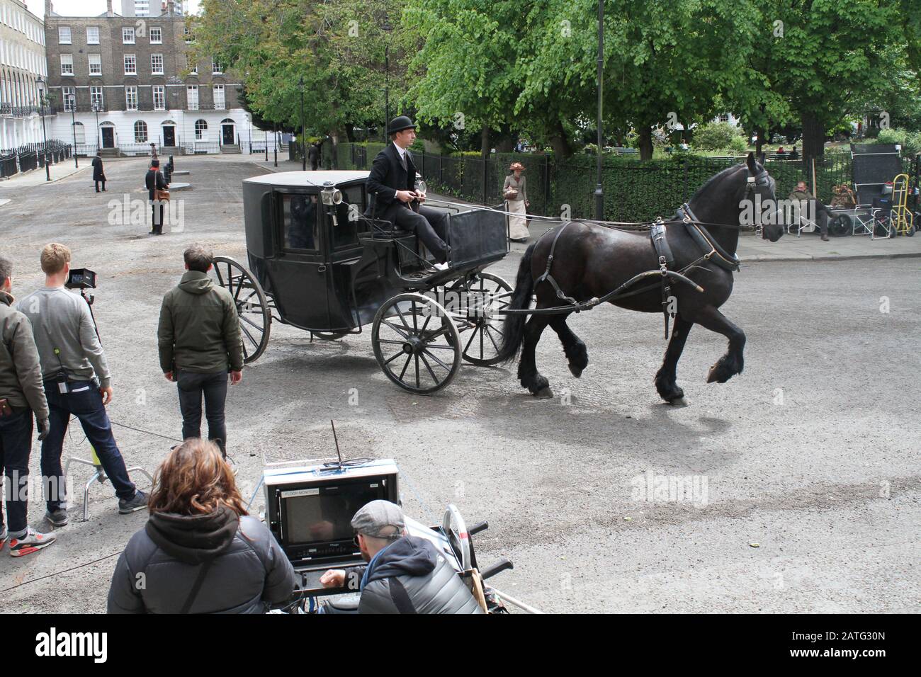 Howards End on Location with Tracey Ullman and Hayley atwell. islington ...