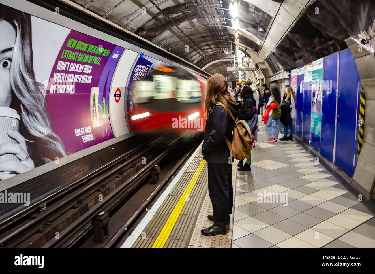London underground train hi-res stock photography and images - Alamy