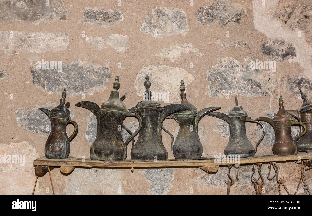 Arabic kettle hi-res stock photography and images - Alamy