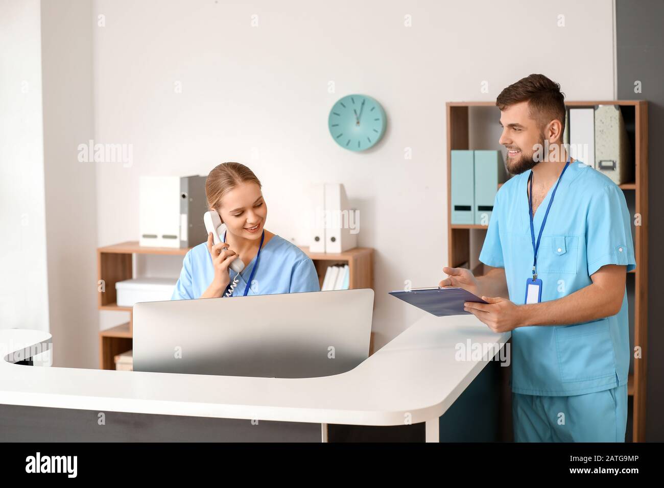 People stand near ambulance hi-res stock photography and images - Alamy