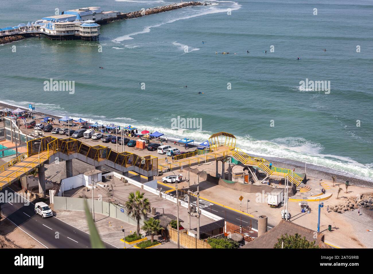 Surfing in lima peru hi-res stock photography and images - Alamy