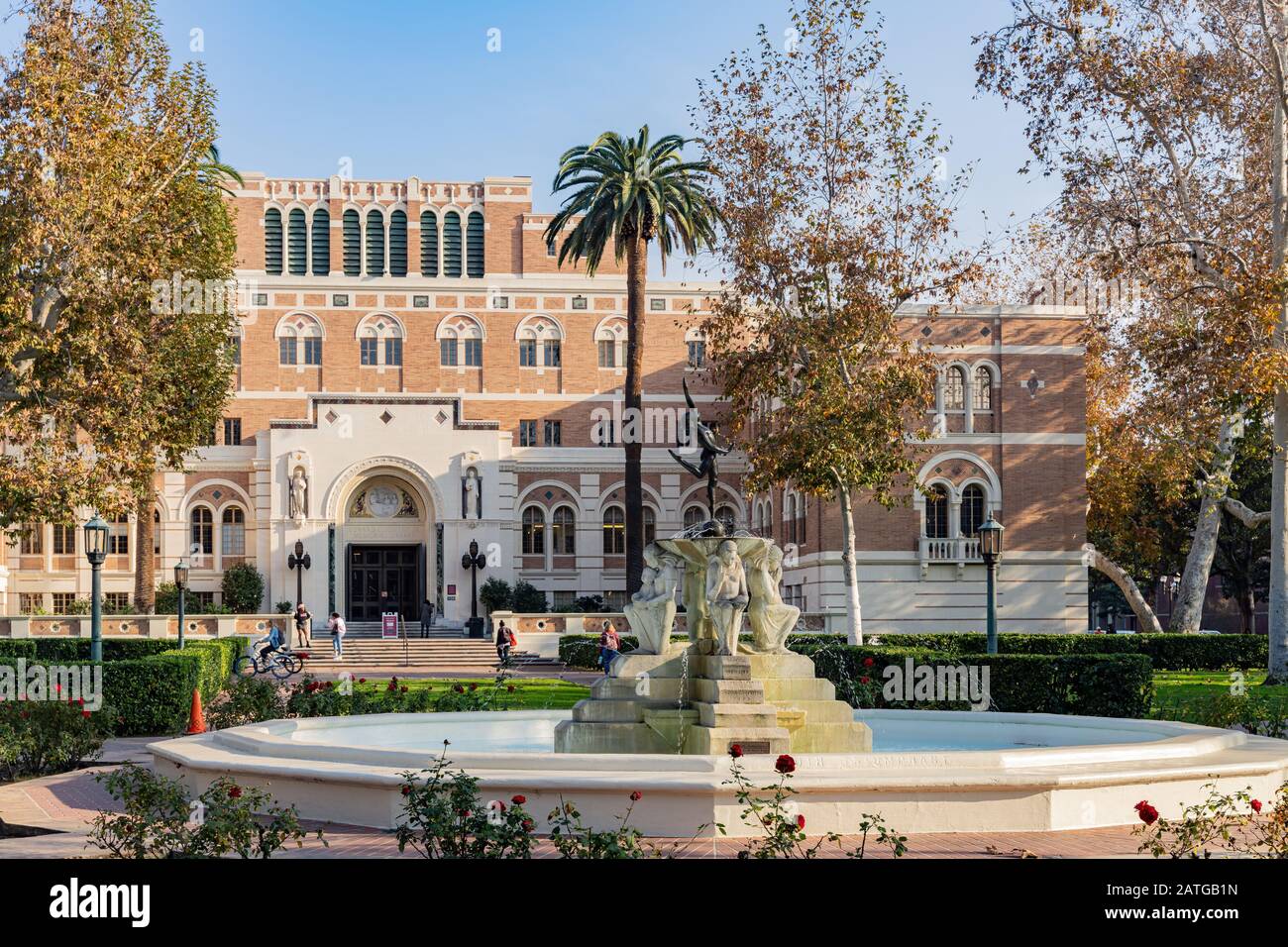 Usc doheny memorial library building hi-res stock photography and ...