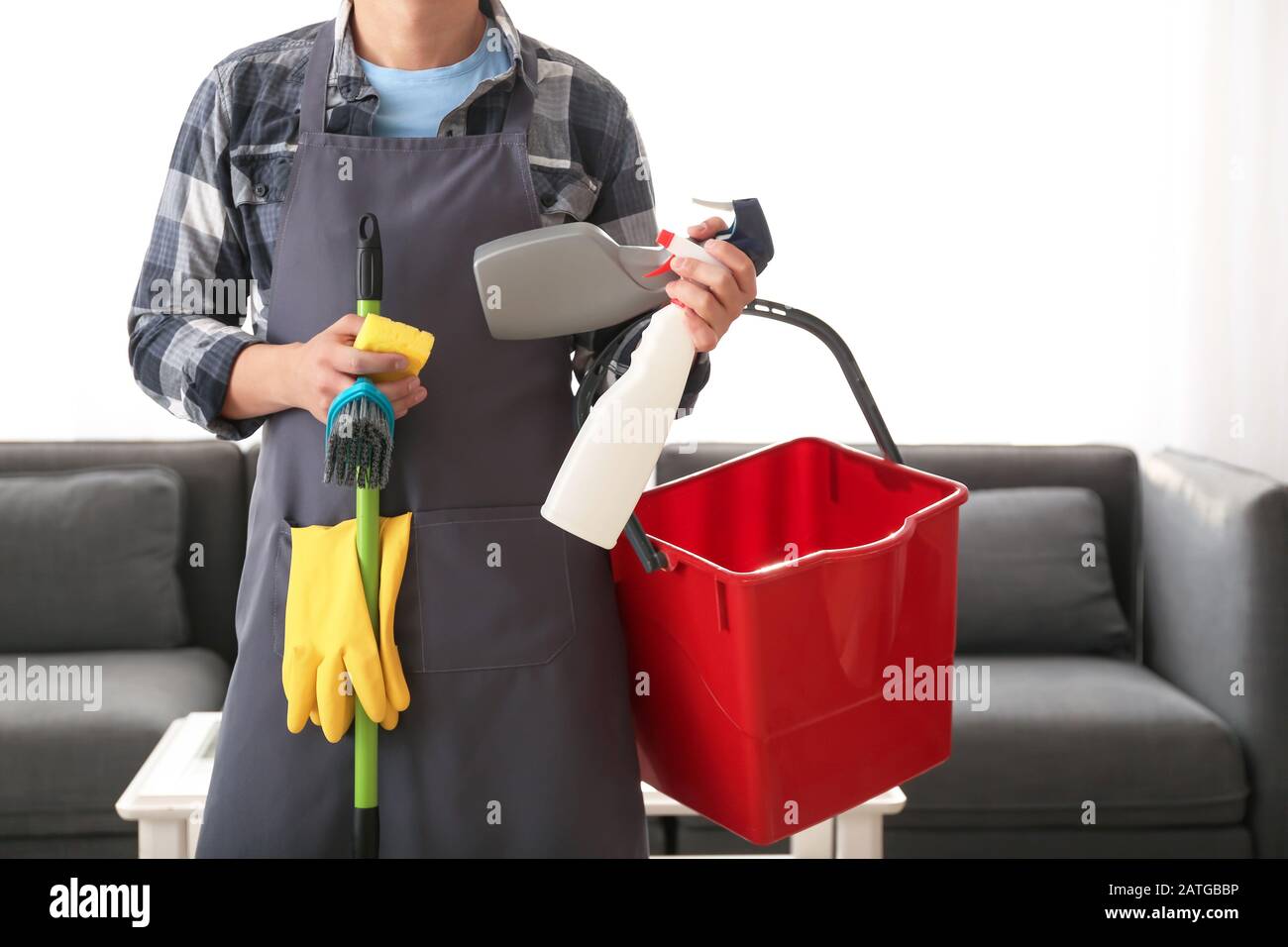 Asian man cleaning supplies hi-res stock photography and images - Alamy