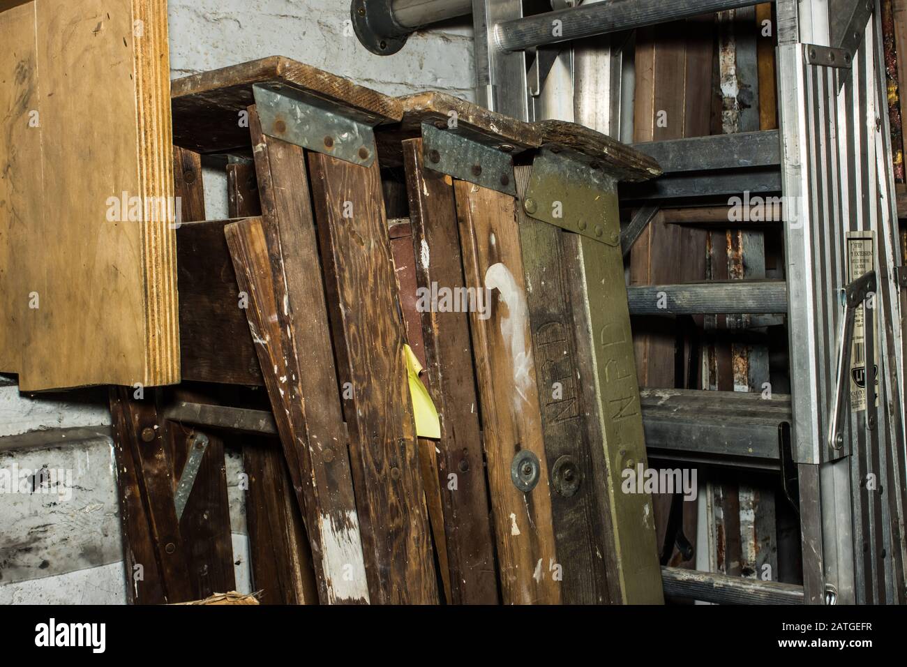 Tall ladders hi-res stock photography and images - Alamy