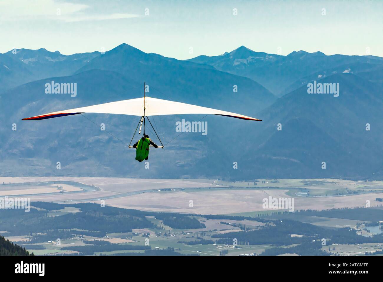 Hand gliding hi-res stock photography and images - Alamy