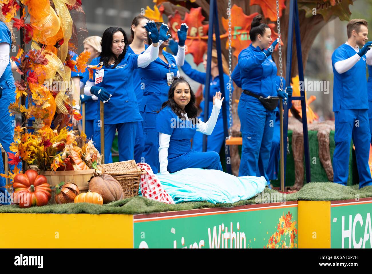 Houston, Texas, USA - November 28, 2019: H-E-B Thanksgiving Day Parade ...