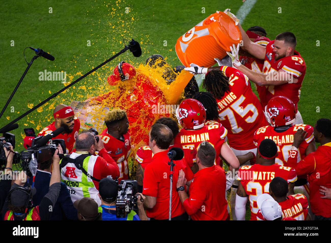 Gatorade shower super bowl hi-res stock photography and images - Alamy