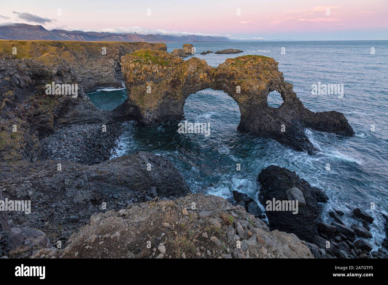 Gatklettur arch iceland hi-res stock photography and images - Alamy