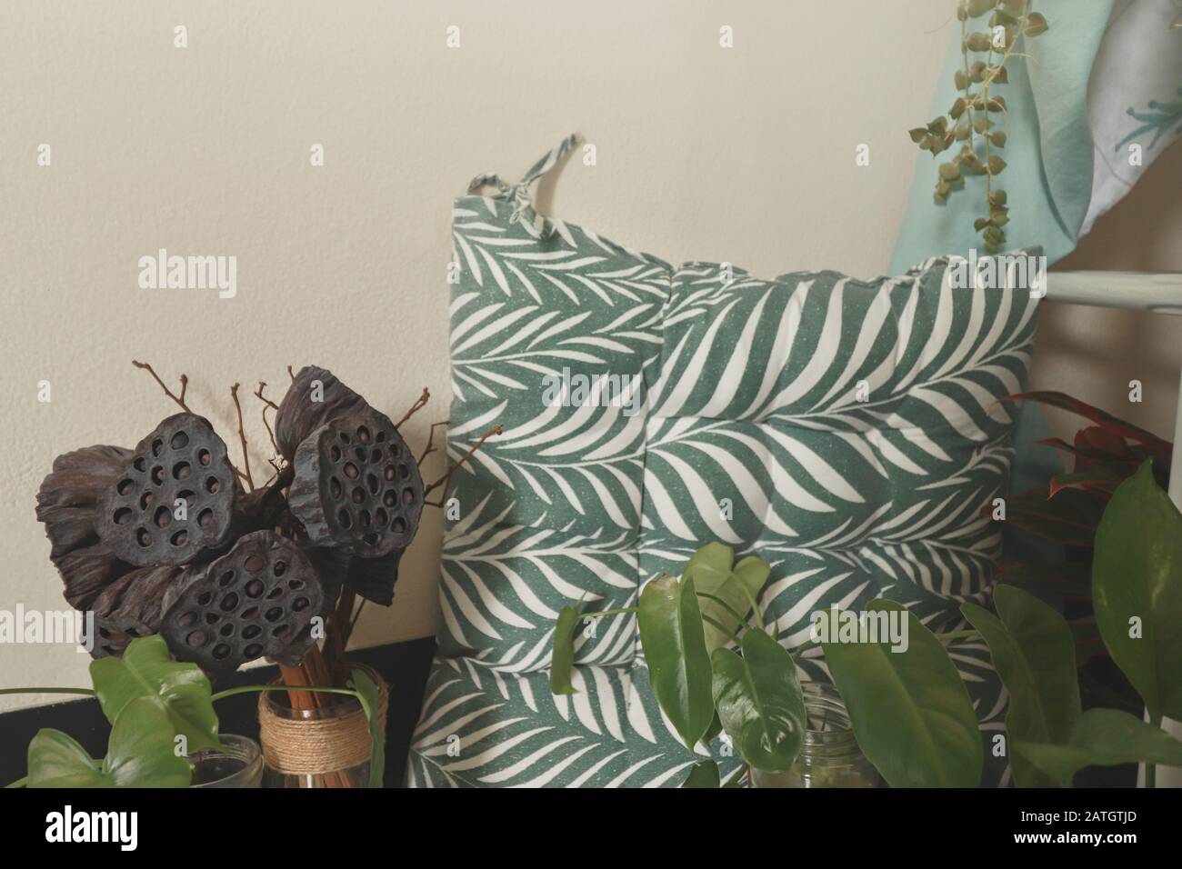 Spring time inspired home decoration using houseplants to create a ...