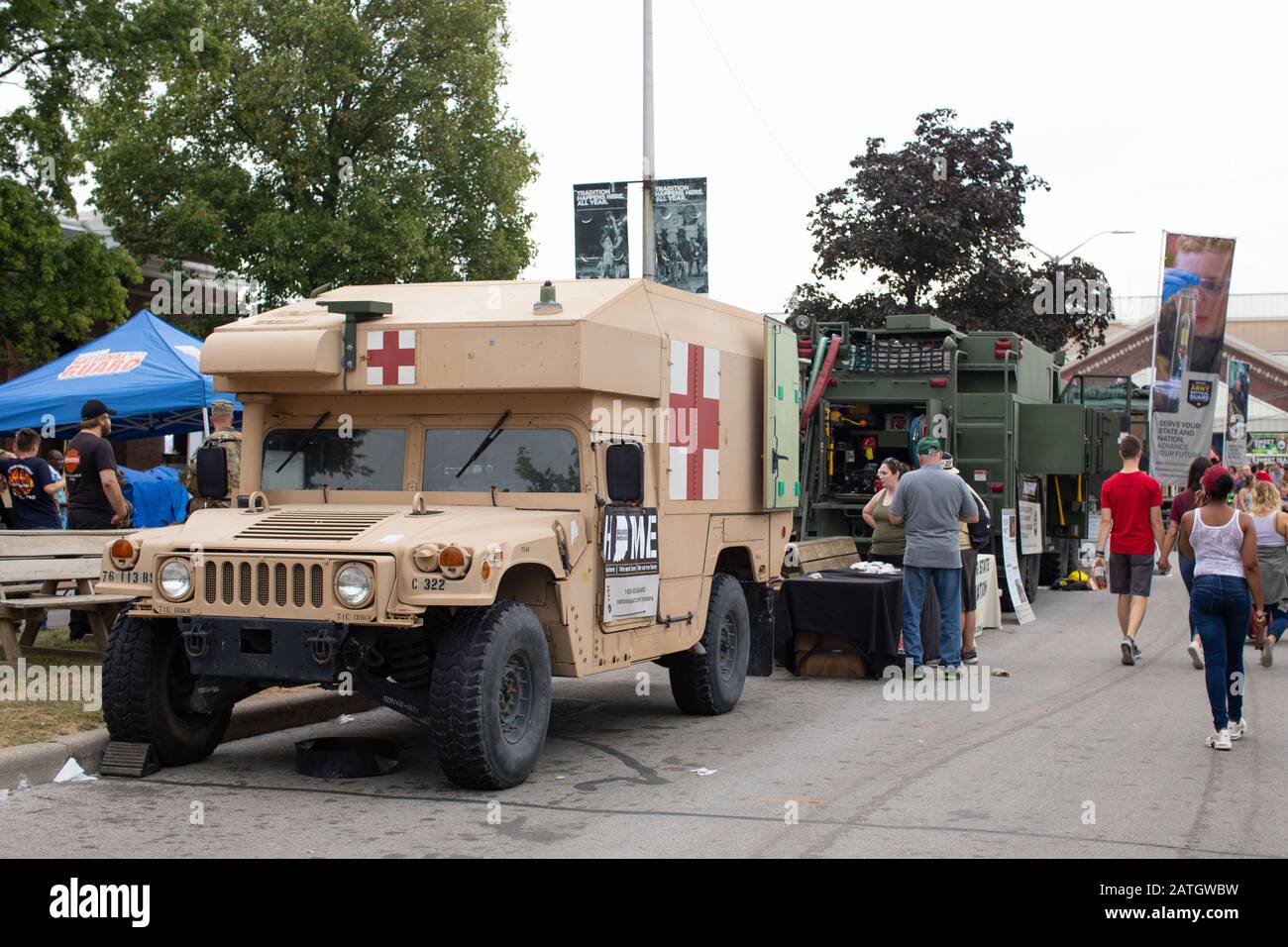 Humvee ambulance hi-res stock photography and images - Alamy