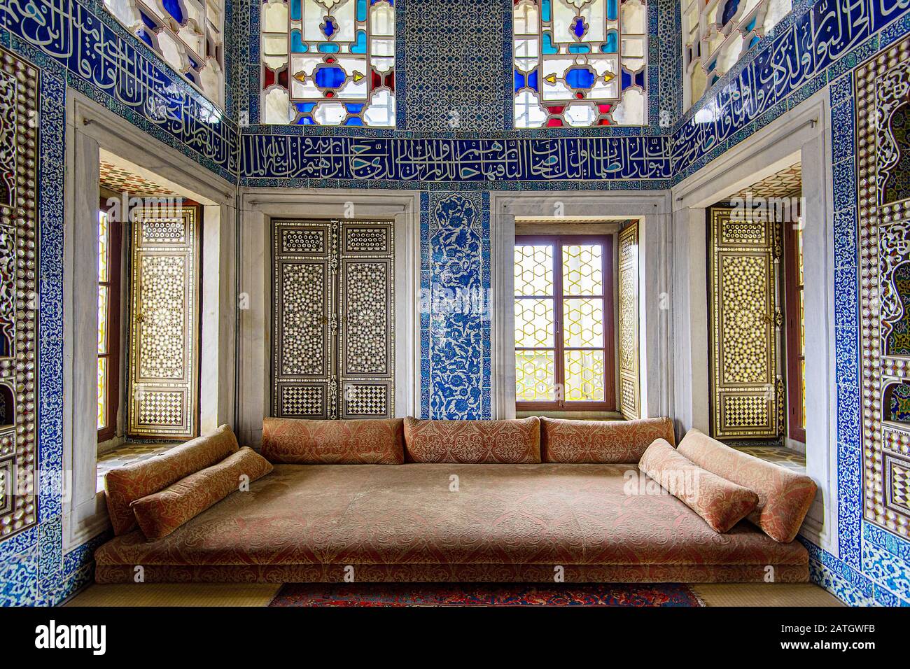 Bed bedroom decor museum hi-res stock photography and images - Alamy