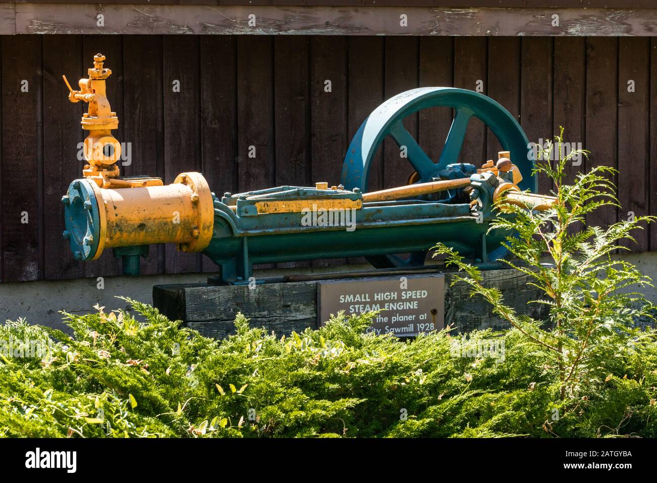 An old vintage small high-speed steam engine - Waterous. Old steam ...