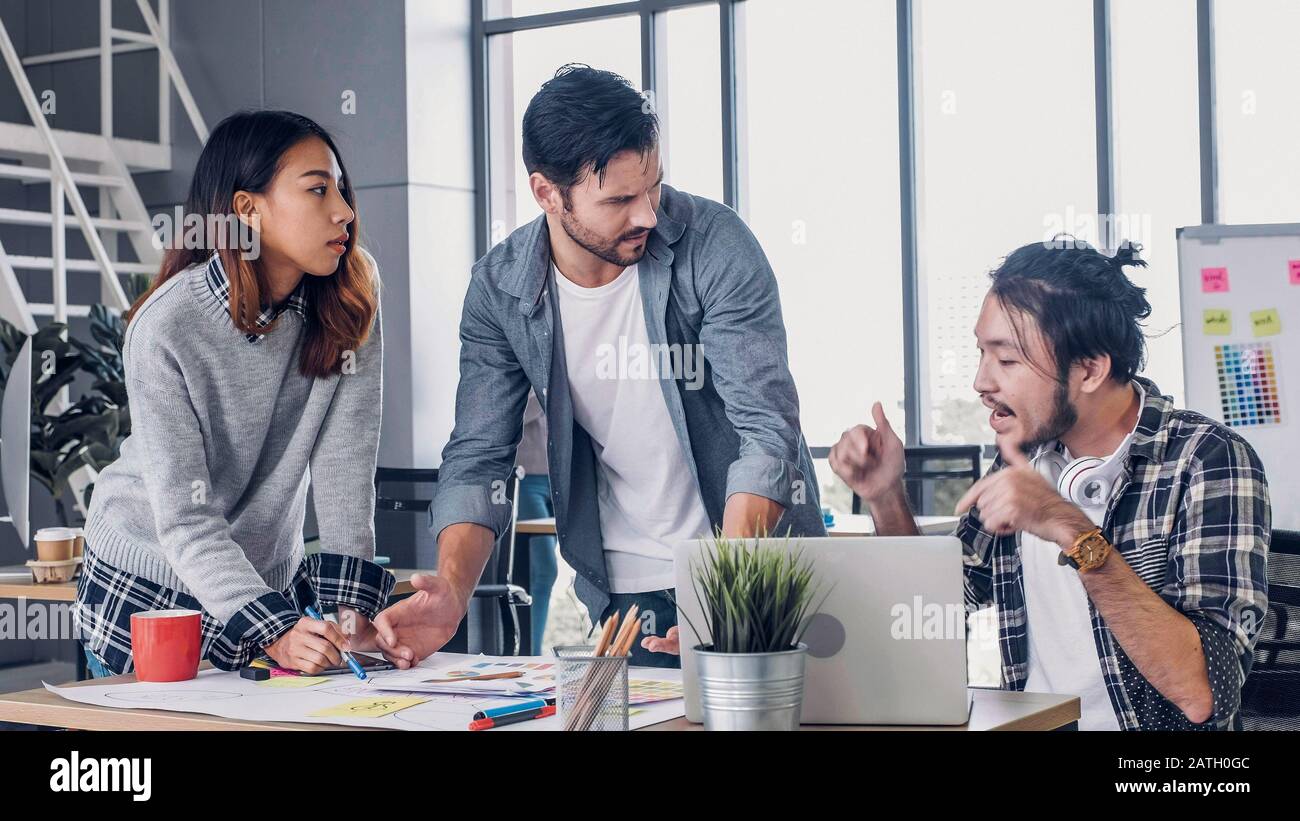 Conflict business team hi-res stock photography and images - Alamy