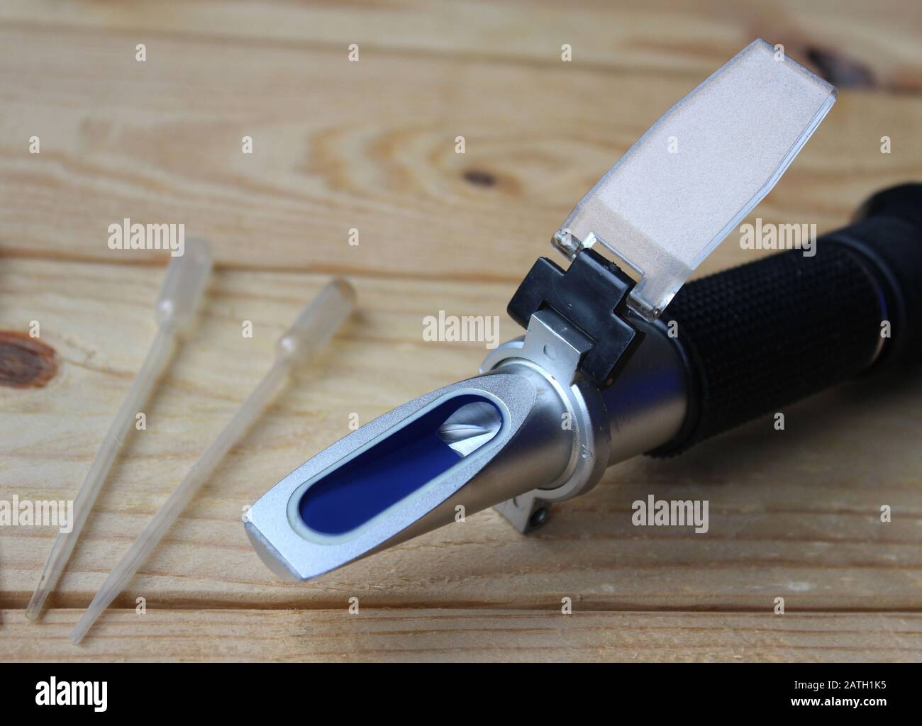 Refractometer hi-res stock photography and images - Alamy
