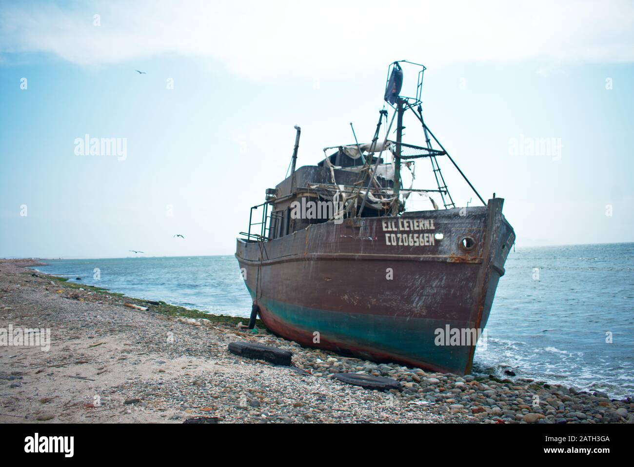 Shipwreck boat landscape ocean along the coast of paracas Stock Photo ...