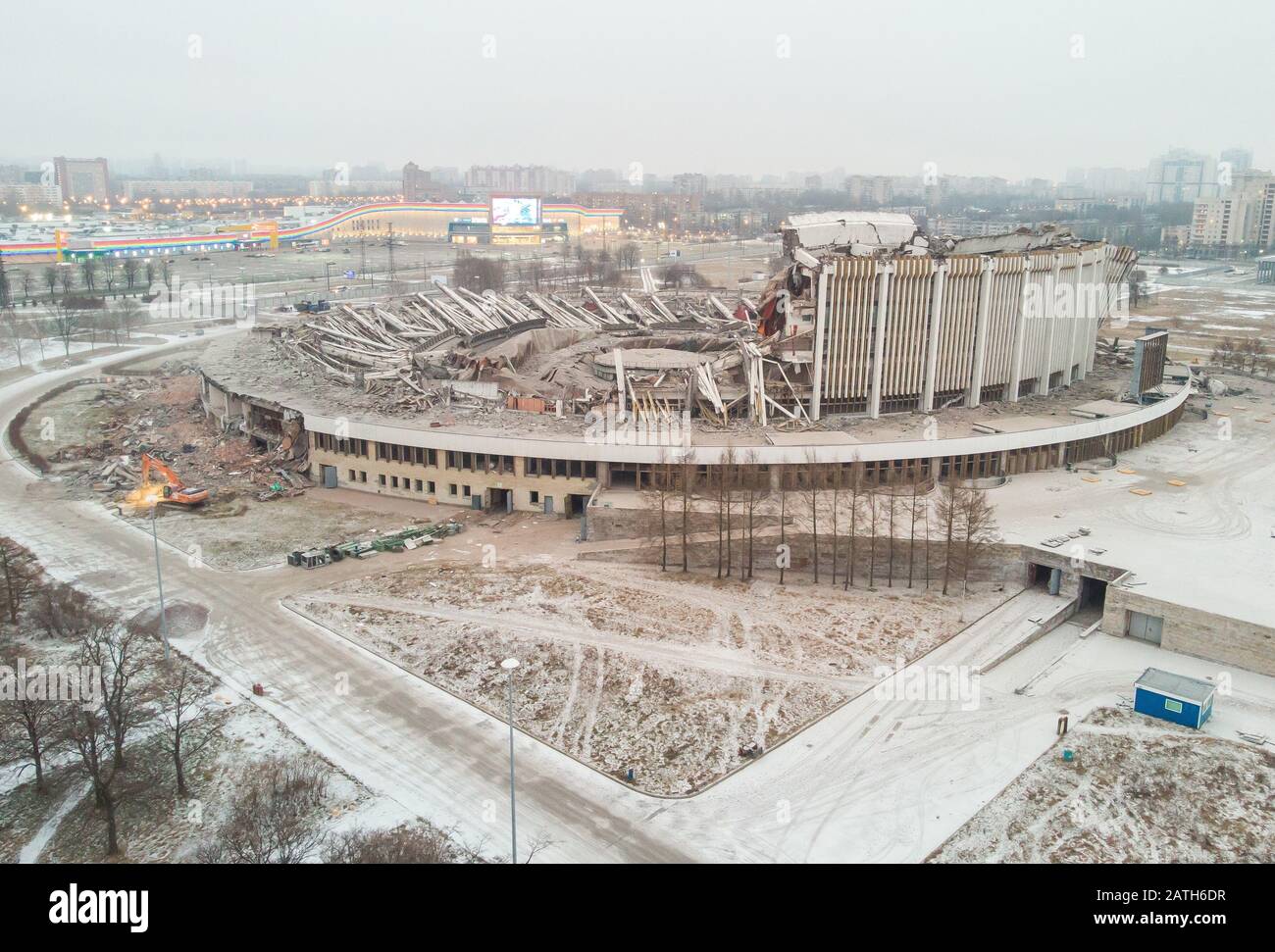Collapsed metal roof hi-res stock photography and images - Alamy